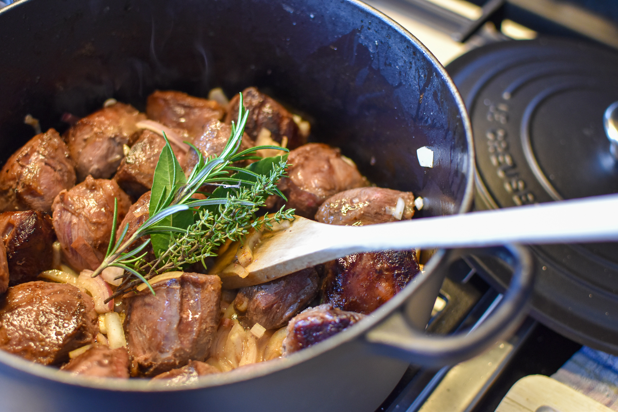 Varkenswangentjes met donkere leffe – Kris Kookt