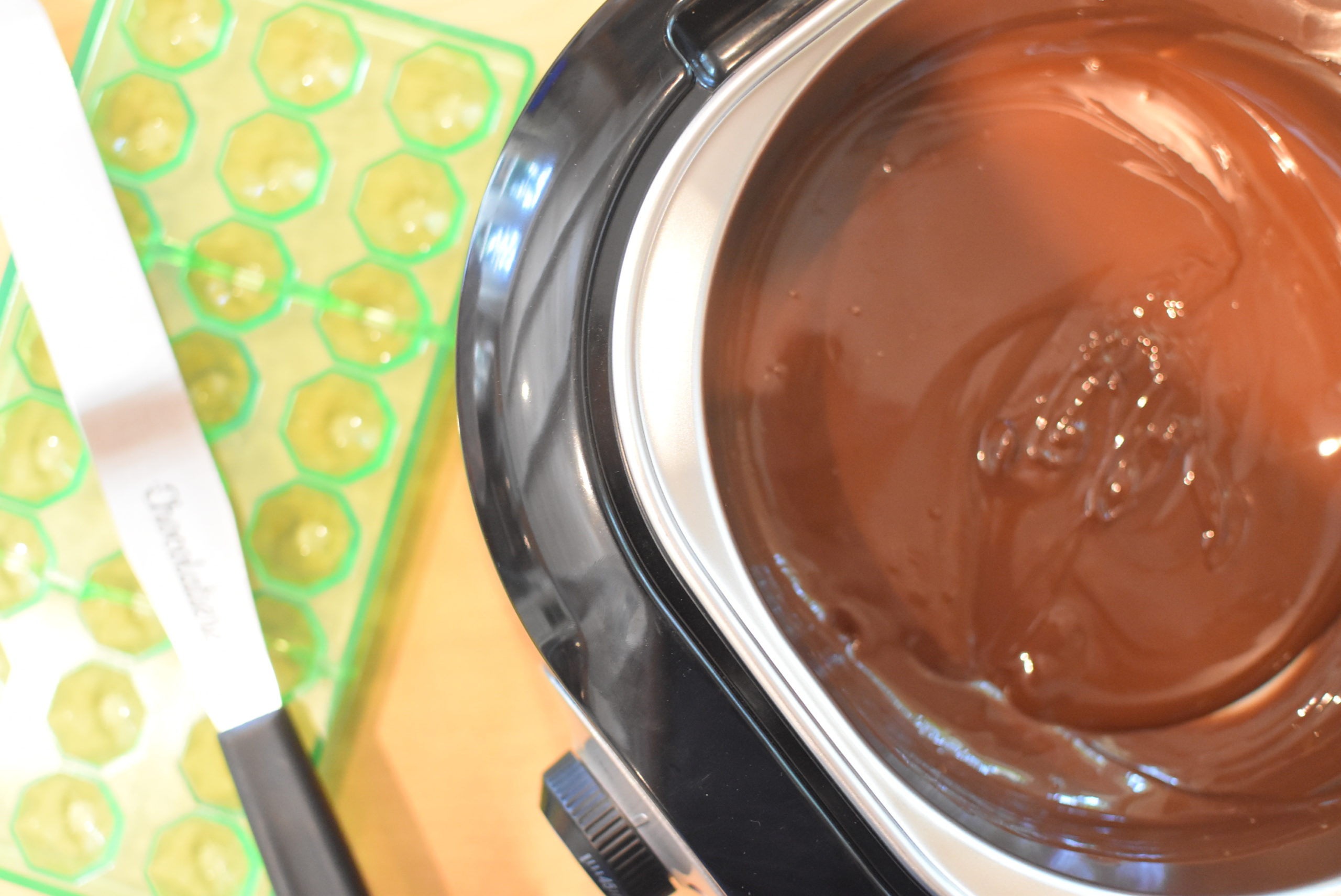 Pralines maken met de Chocolatière - Kris Kookt