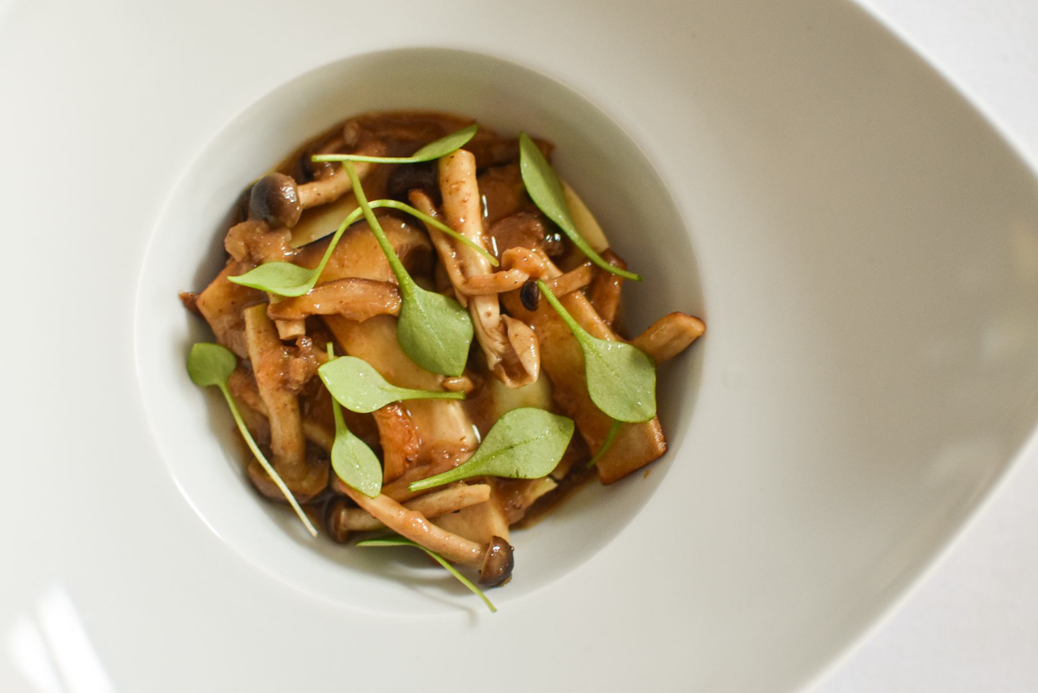 Open ravioli van varkenswang en bospaddenstoelen – Kris Kookt