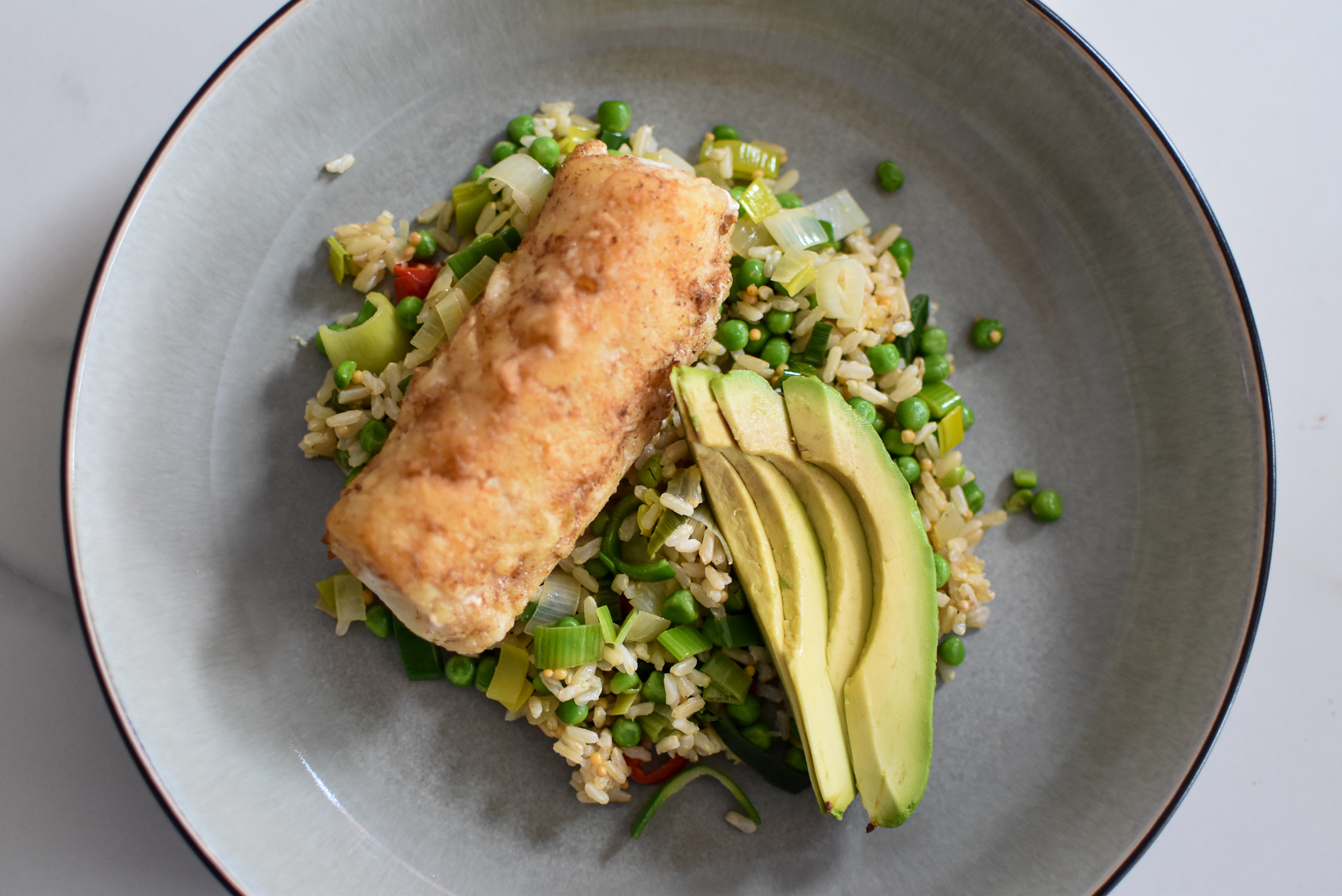 Gebakken vis met rijst en een gepocheerd ei – Kris Kookt