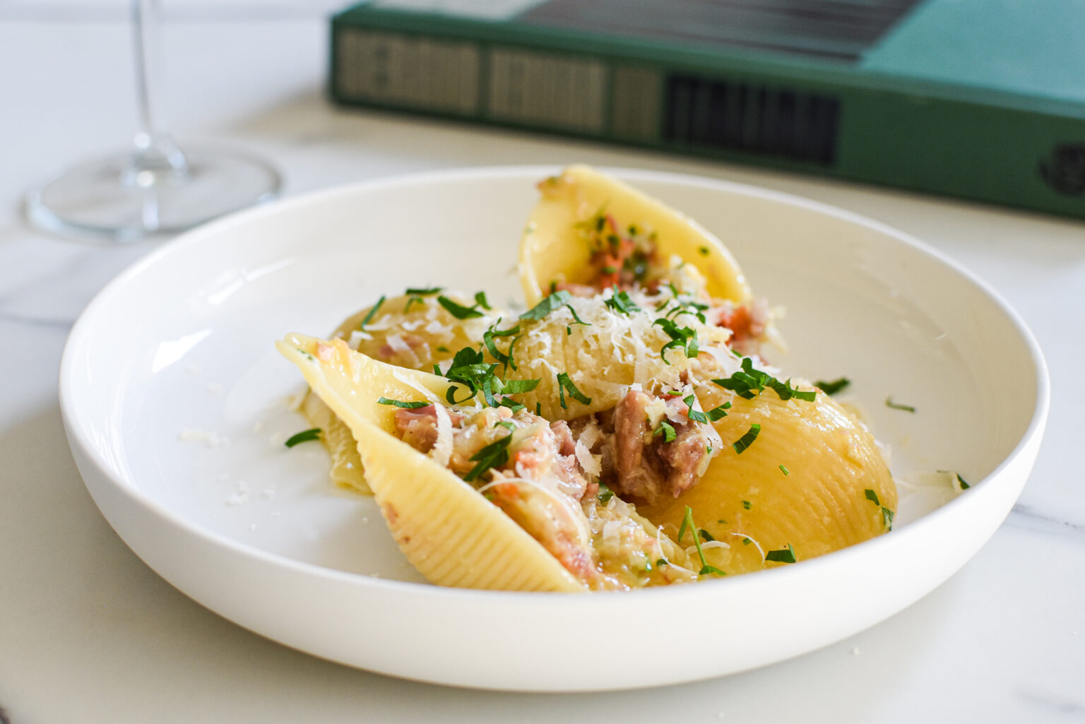 Pipe rigate met carbonara en krab – New Italian – Kris Kookt