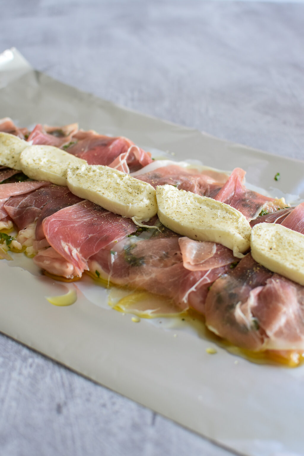 Rollade van kippendijen met pasta pesto – Kris Kookt