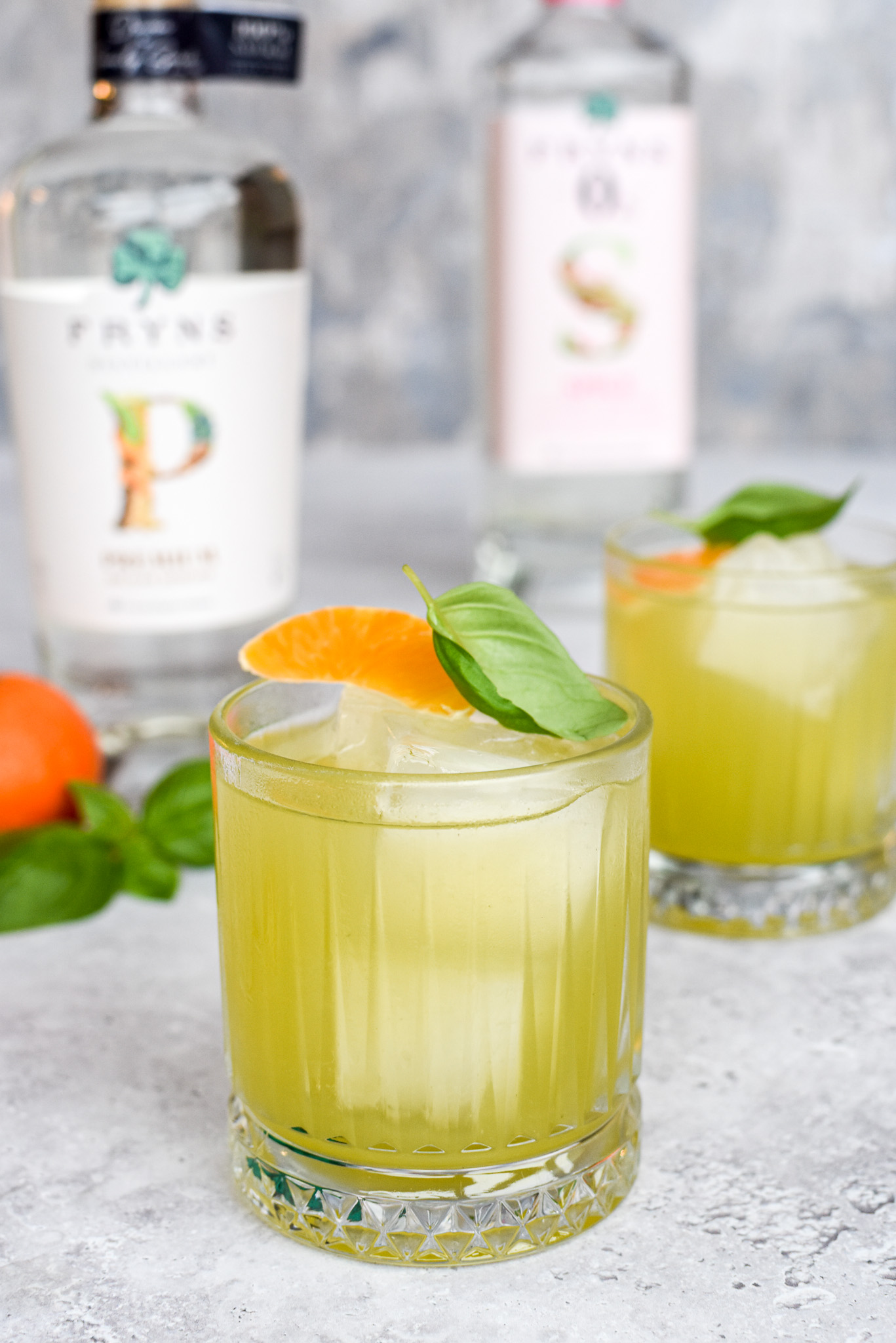 Smash cocktail: Genever – Mandarijn – Basilicum – Kris Kookt