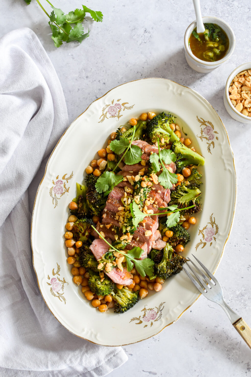 Kalfsentrecote met broccoli en kikkererwten – Kris Kookt